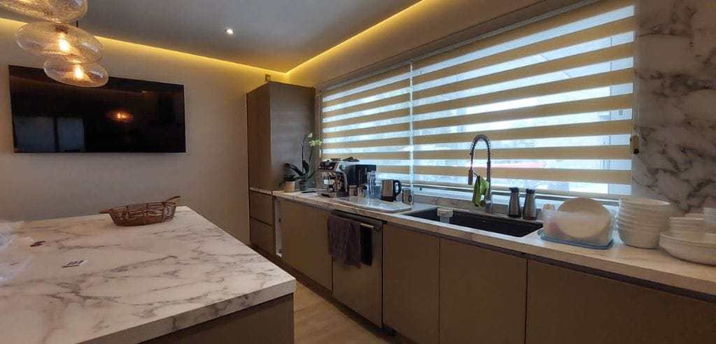 "Estilo 2024: Tendencias en Persianas, Cortinas y Toldos"